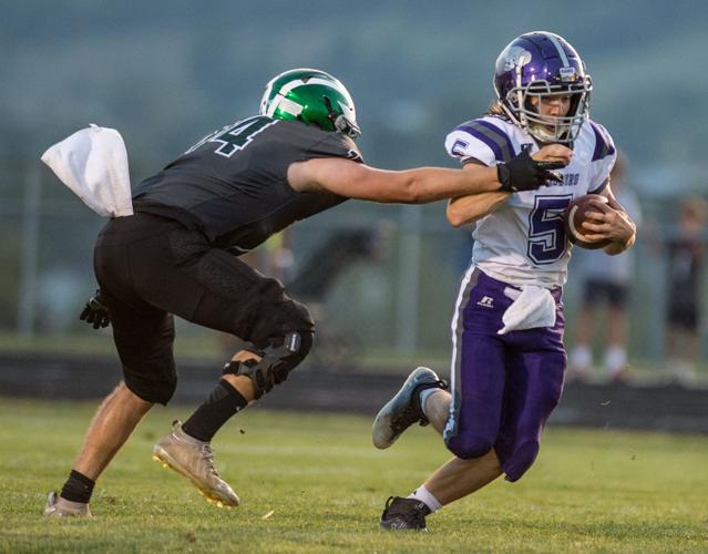 Football: Broadway vs. Strasburg | Photo | dnronline.com