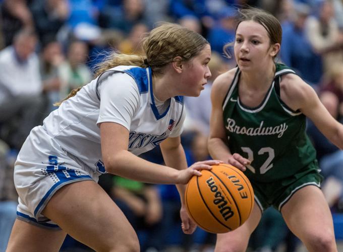 Broadway's Ennis Staying Consistent In Freshman Season | Broadway ...