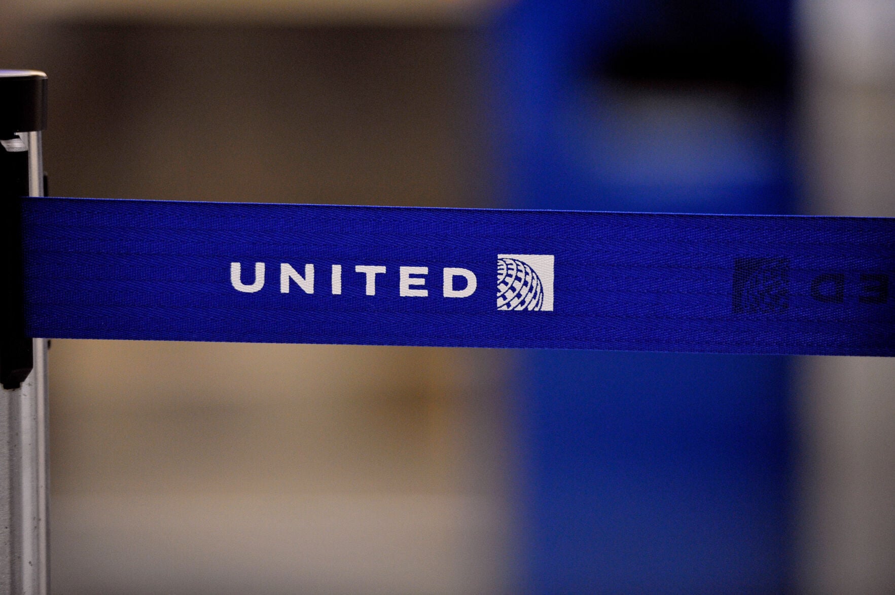 A United Airlines flight to Spain turns back to Newark after a possible ...
