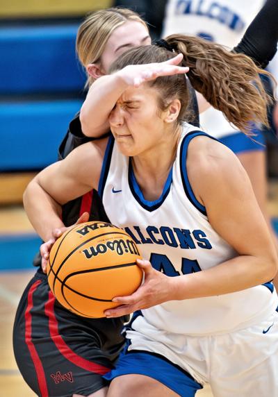 Falcons Cruise Past Generals | High School | dnronline.com