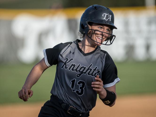Softball: Turner Ashby vs. Broadway | Photo | dnronline.com