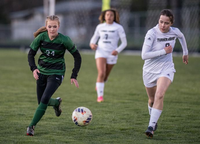Soccer: Broadway vs. Turner Ashby | Photo | dnronline.com