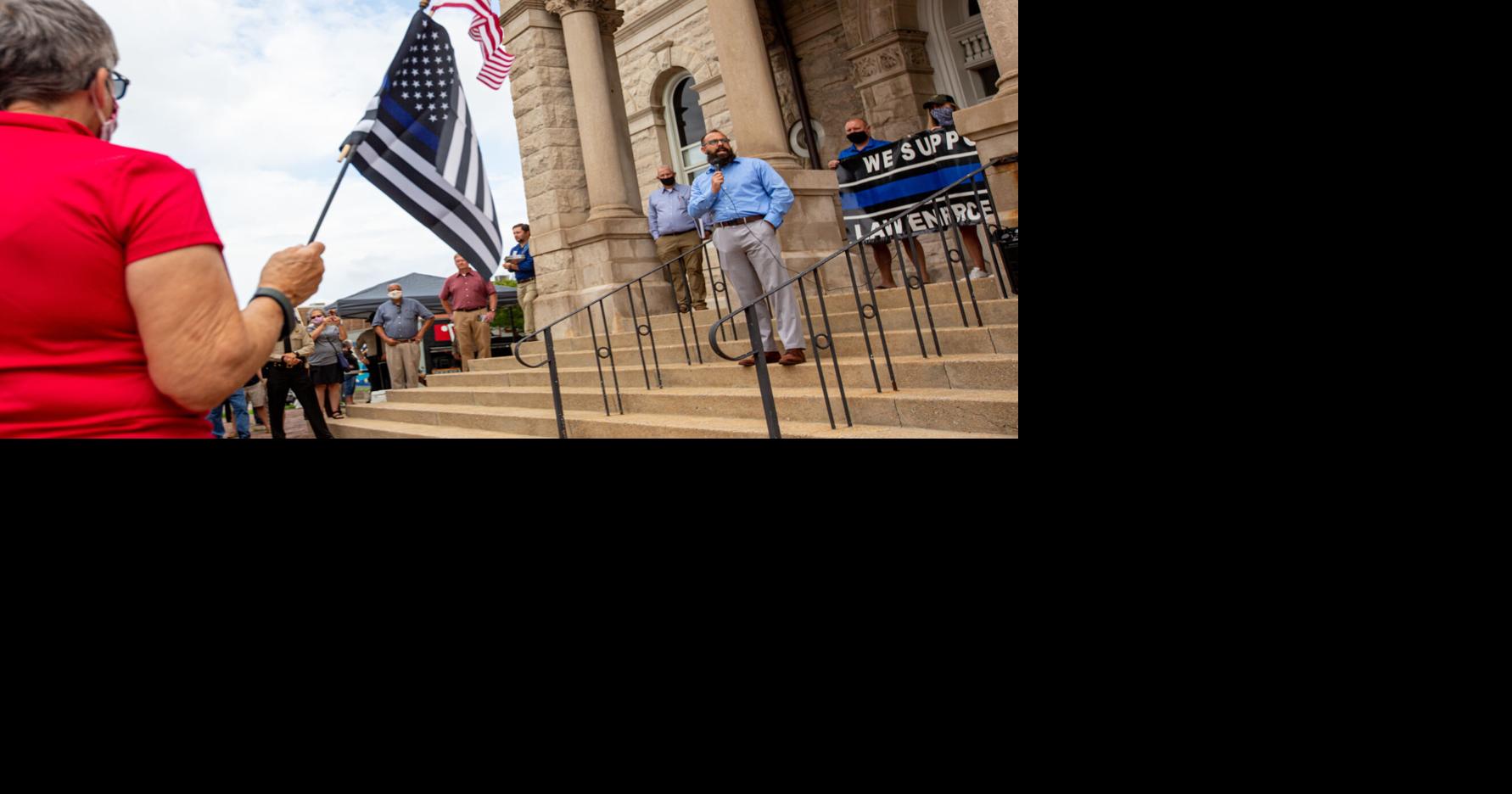 Back The Blue Rally Draws Hundreds | News | dnronline.com
