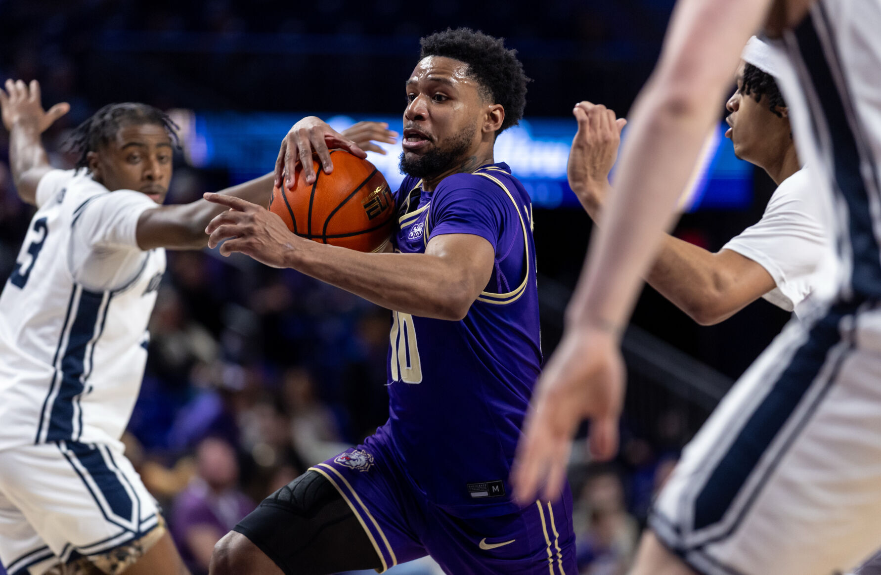 Cliff Davis busting out during Dukes' late run | James Madison ...