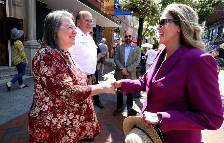 Ceremony Marks Renaming Of Winchester Post Office In Patsy Cline's ...