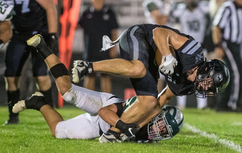 Football: Turner Ashby vs. Broadway | Photo | dnronline.com