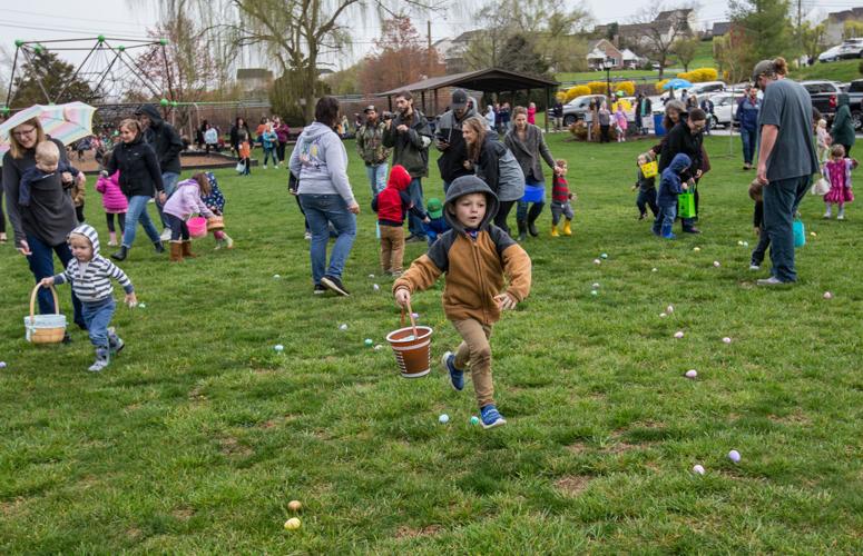 Broadway Kids Finish 3,100-Easter-Egg Hunt In Five Minutes | e-Edition ...
