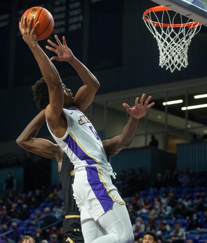 Dukes Survive Charleston 95-94 | Photo | dnronline.com