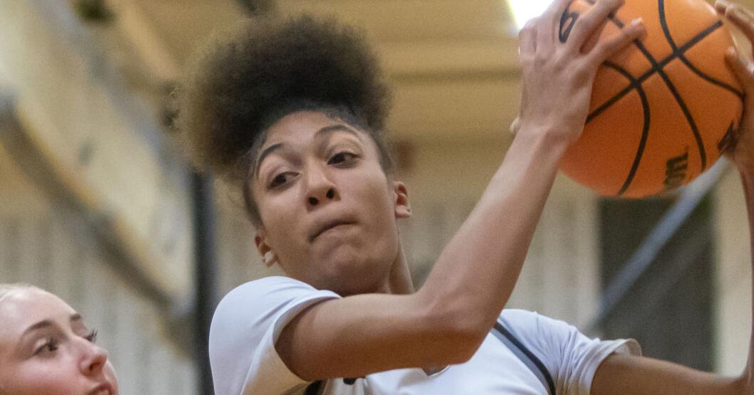 TA Overcomes Slow Start To Beat East Rock | High School | dnronline.com