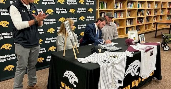 Wicksburg baseball player Easton Dean signs with L.B. Wallace