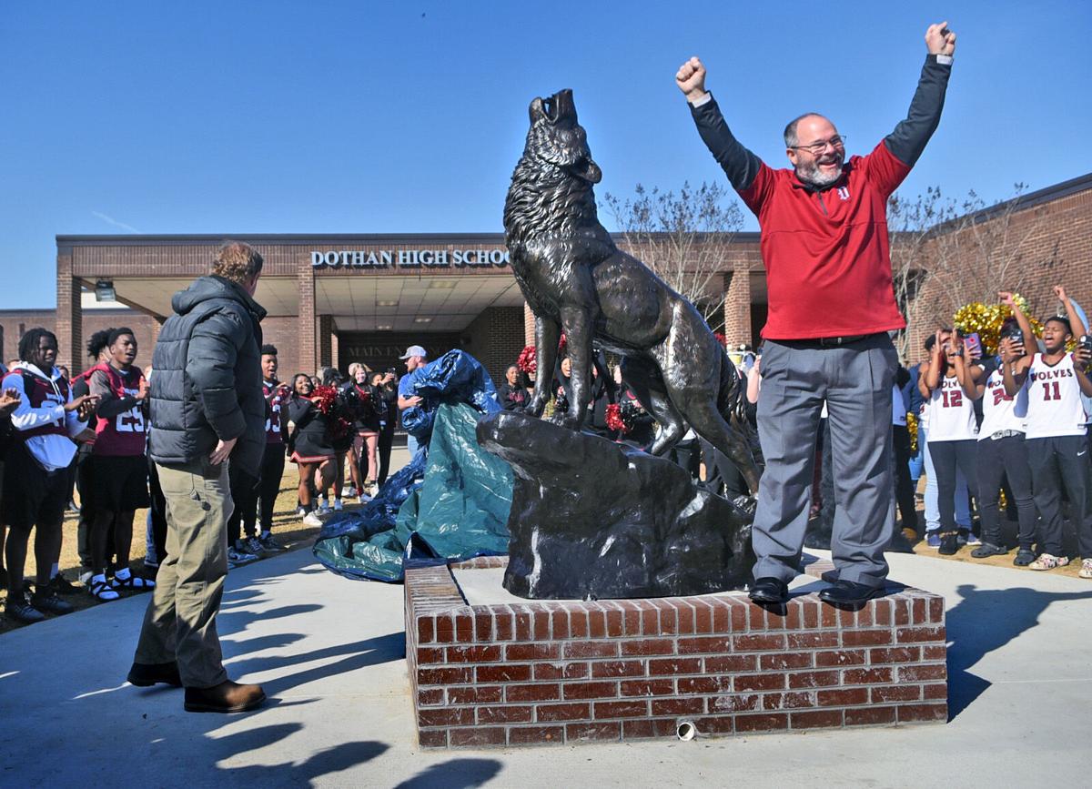 Dothan High School unveils new Wolves mascot statue