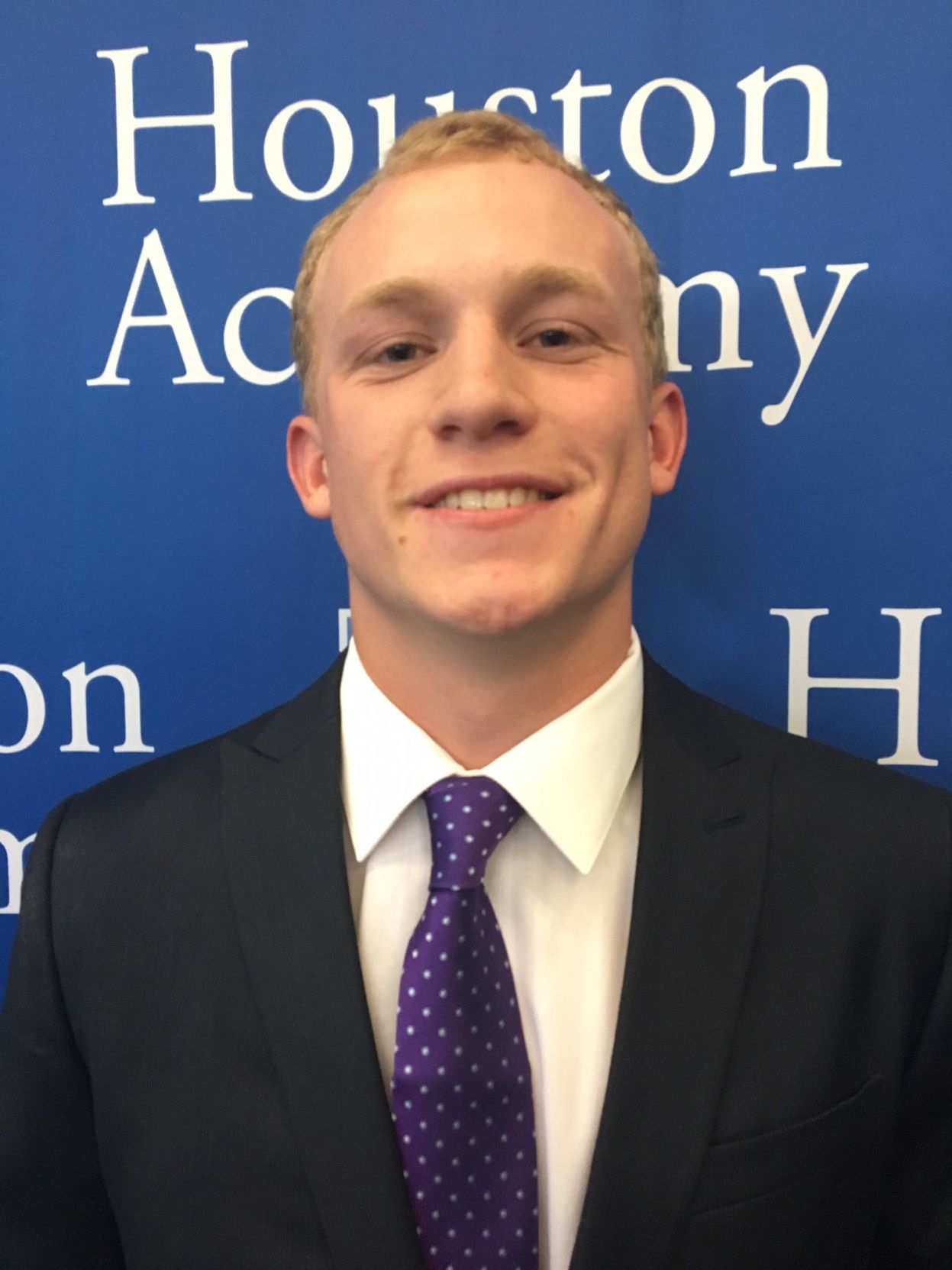 On dotted line: Houston Academy football player Quinn Johnson signs ...