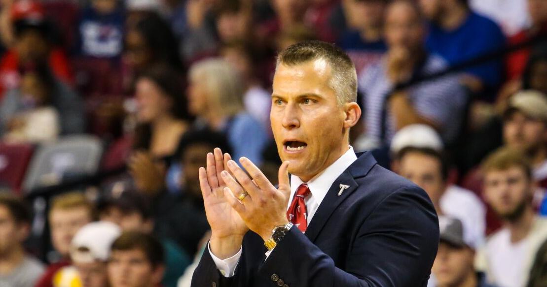 Dothan duo get high marks from Troy basketball coach Scott Cross