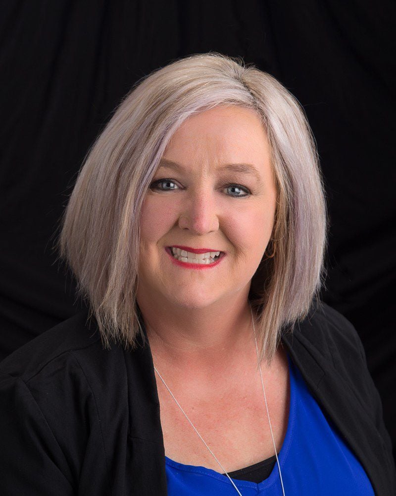 Author Chellie Phillips returns home for book-signing | Local ...