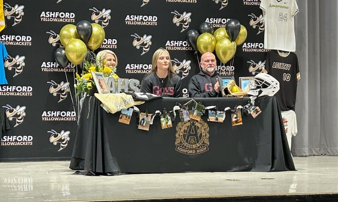 Ashford's Catie Kelley signs for Wallace College softball