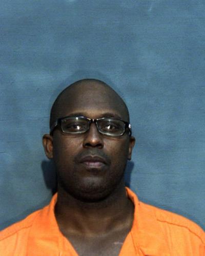 Former bondsman pleads guilty to ID theft