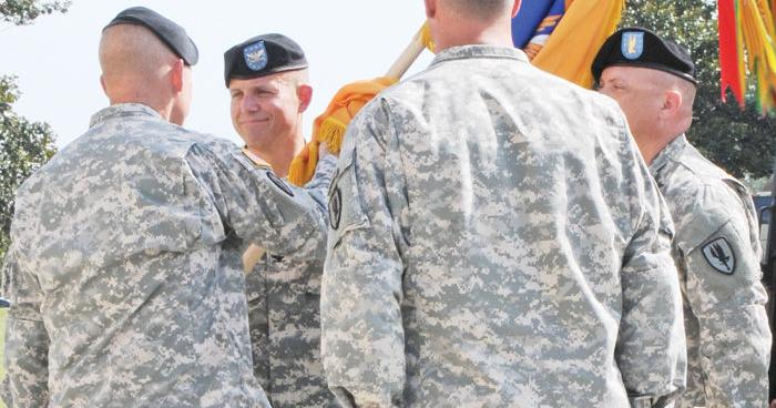 Units welcome new commanders