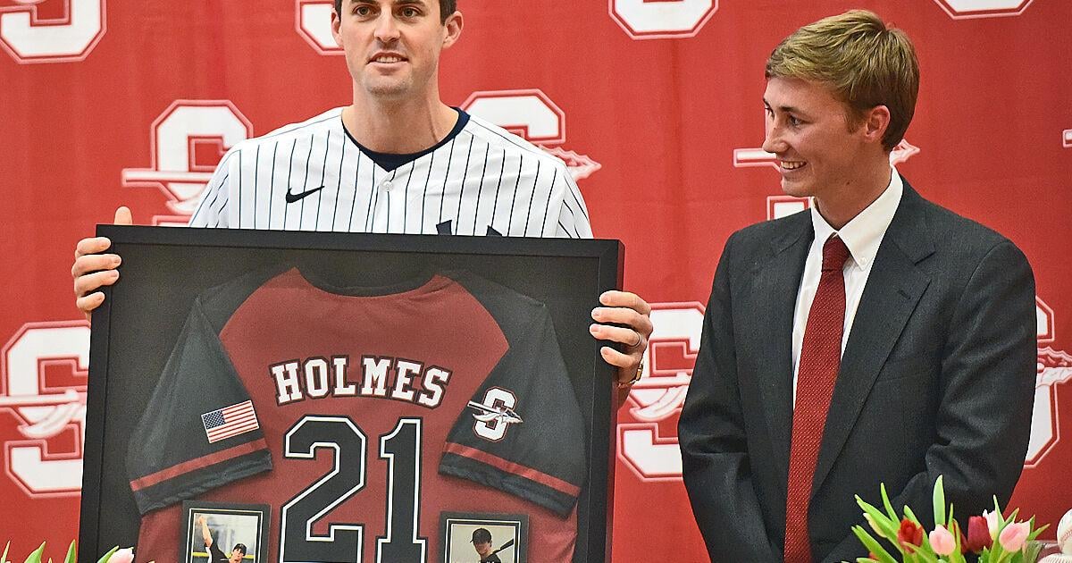 Slocomb High retires Clay Holmes' No. 21 baseball jersey