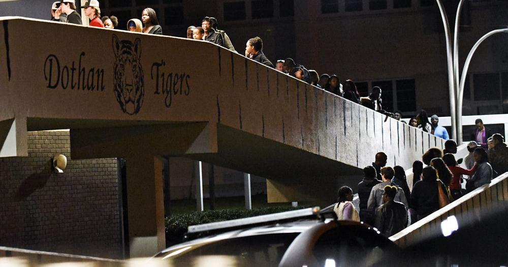 Final basketball game between Northview and Dothan at Dothan's Jon ...