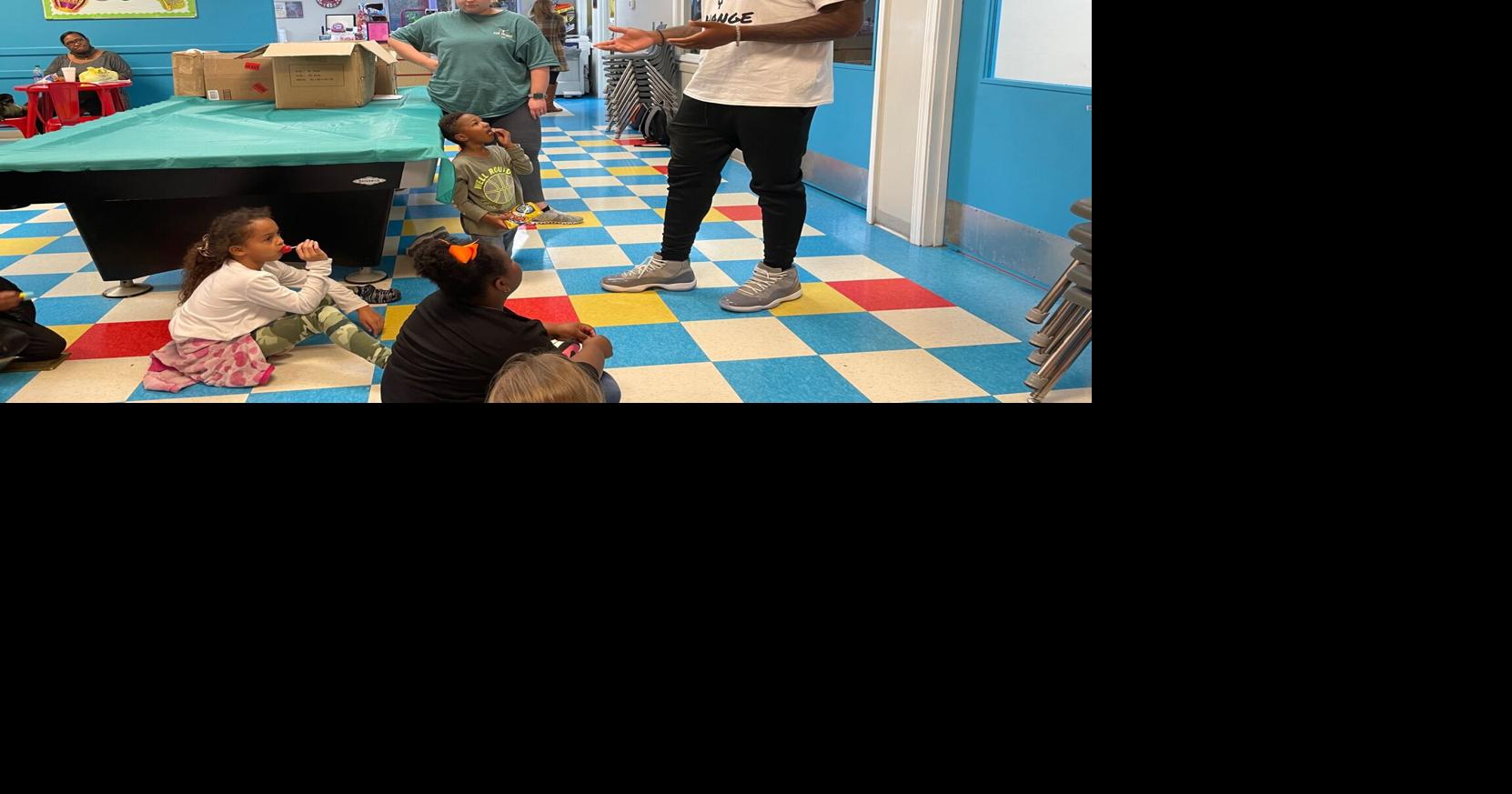 Former Elba, UAB football star Alex Wright gives back to youth in Elba ...