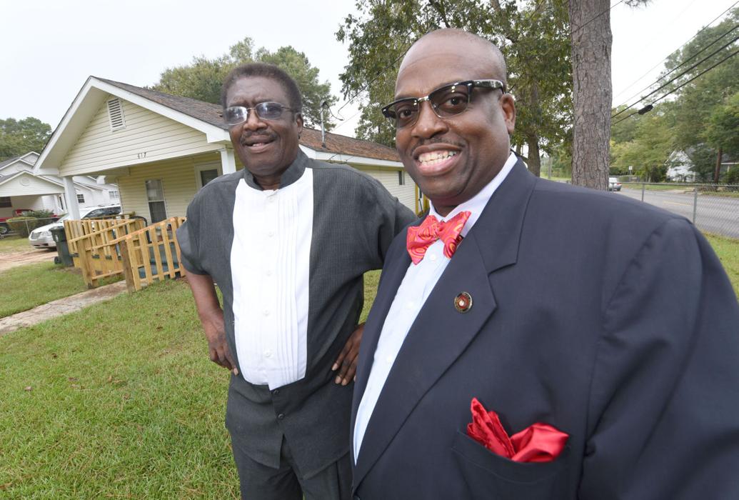 Father, son reunite in Dothan after decades of estrangement