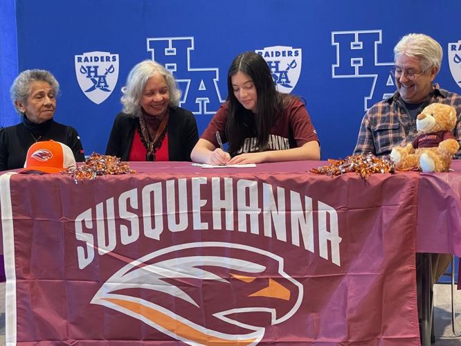 Houston Academy volleyball player Onika Sukoff signs with Susquehanna ...
