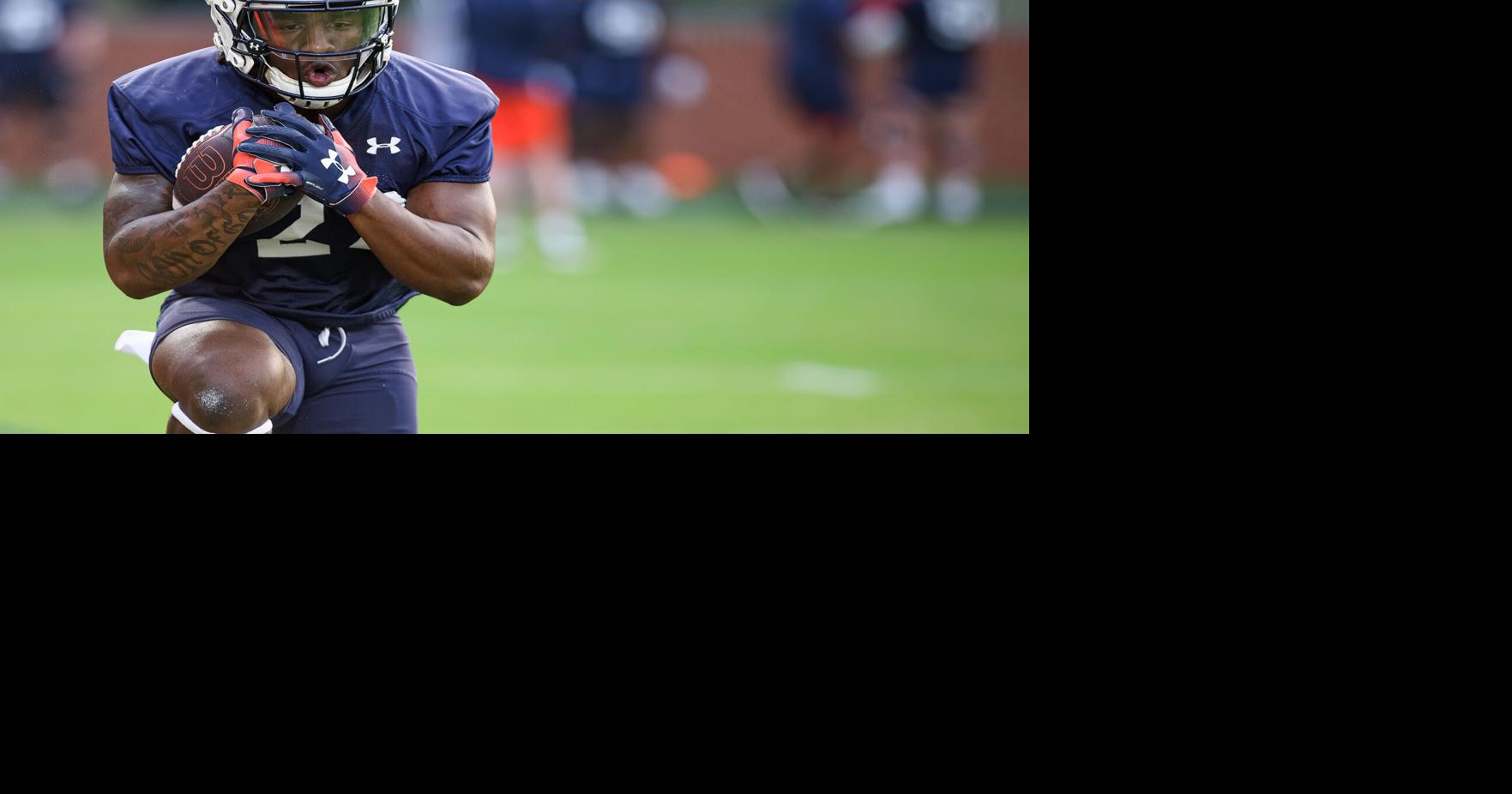 Alston leans on coaches, former teammates in becoming newfound leader