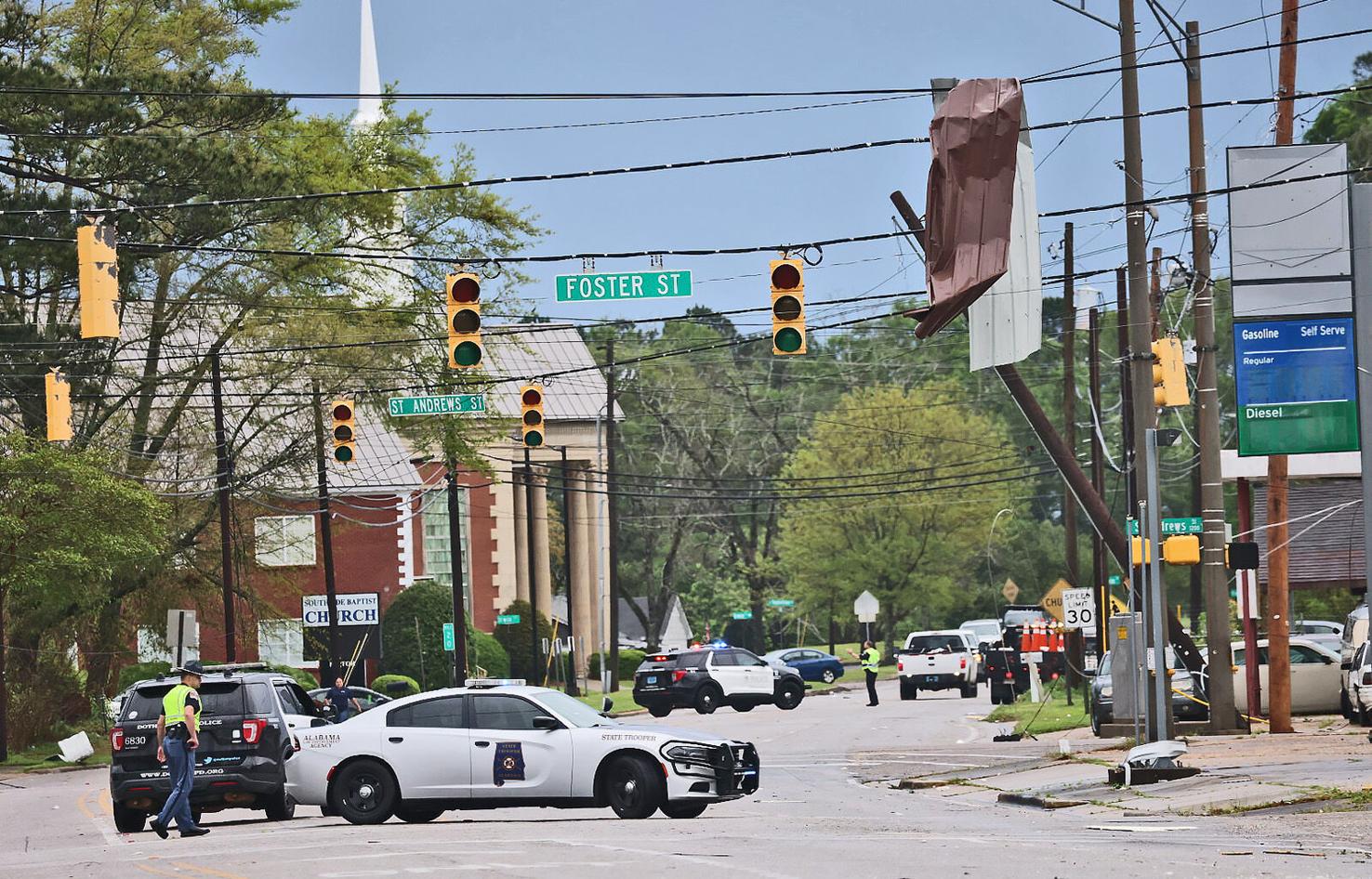 Possible tornado damages Dothan