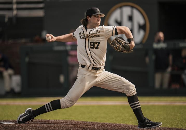 Headland's Cunningham, Dothan's Allsup sign pro contracts