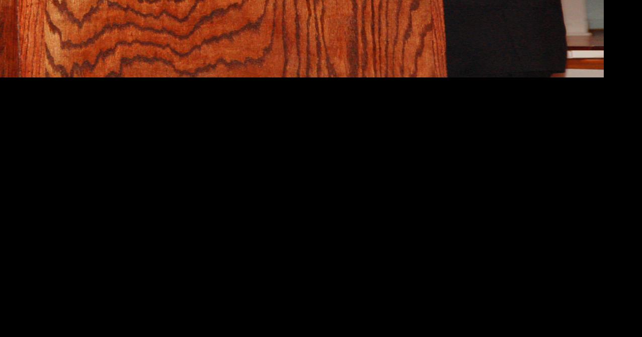 Head retires as circuit judge