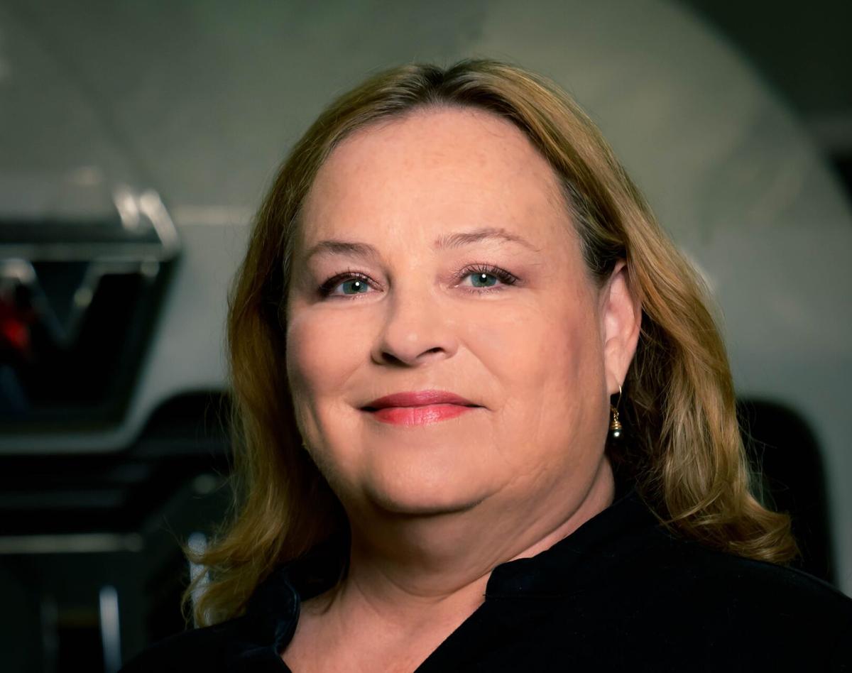 Lynn Robinson named Four Star Freightliner Employee of the Year