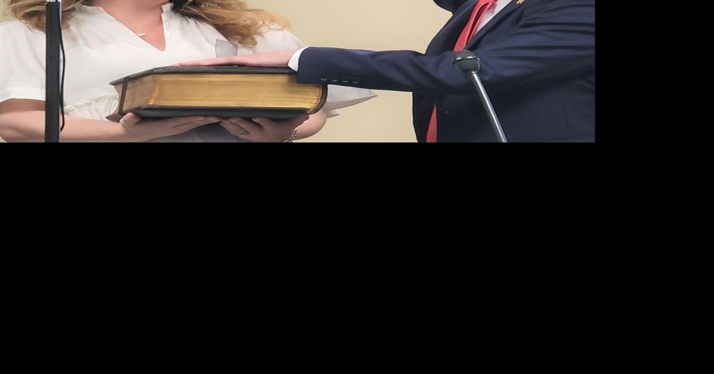 Tarbox sworn in as Coffee, Pike DA