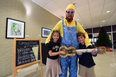 Heard Magnet coach becomes a minion for a day after bet with students