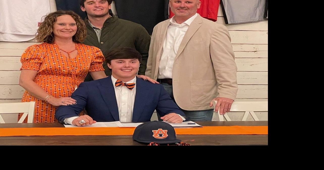 Headland baseball player Wade Shelley signs with Auburn