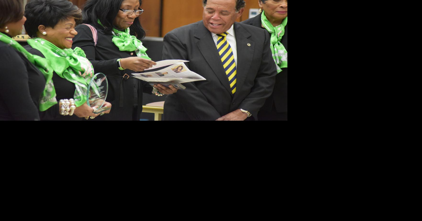 Mayor Cooper receives humanitarian award