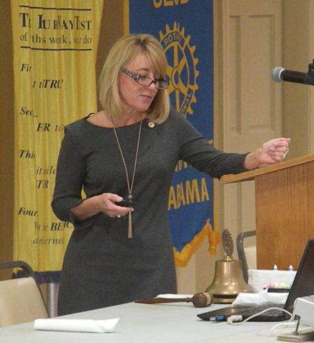 Elections Analyst Richey speaks at Rotary Club meeting