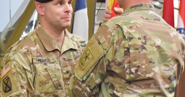 Units welcome new commanders