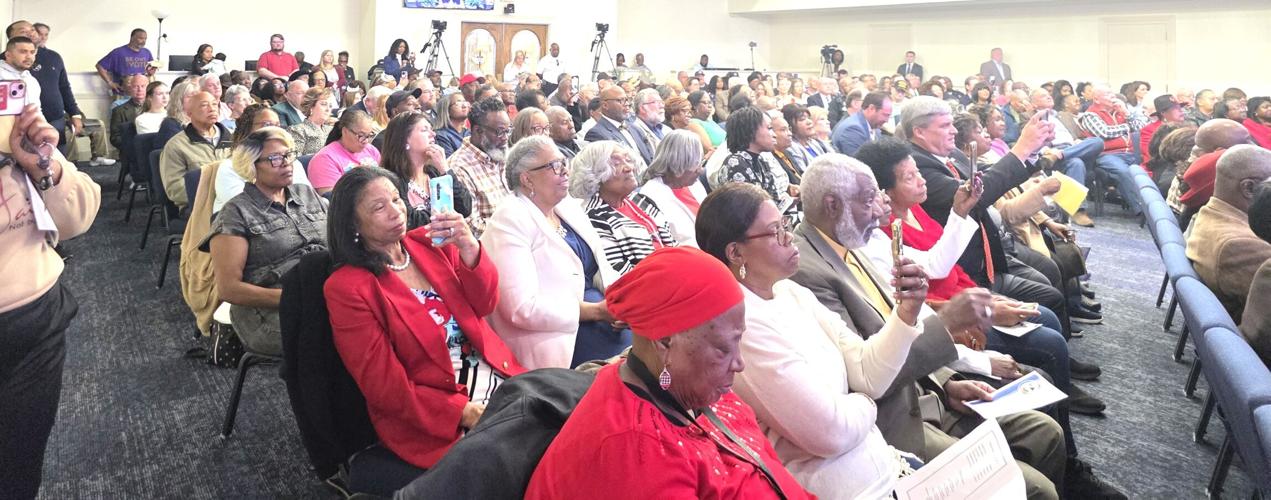 Charles Ward sworn in as Ozark Mayor