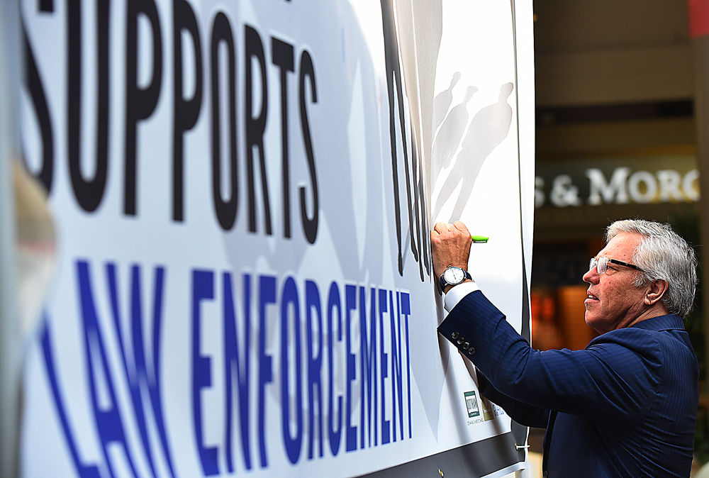 Local residents can sign banner in support of law enforcement