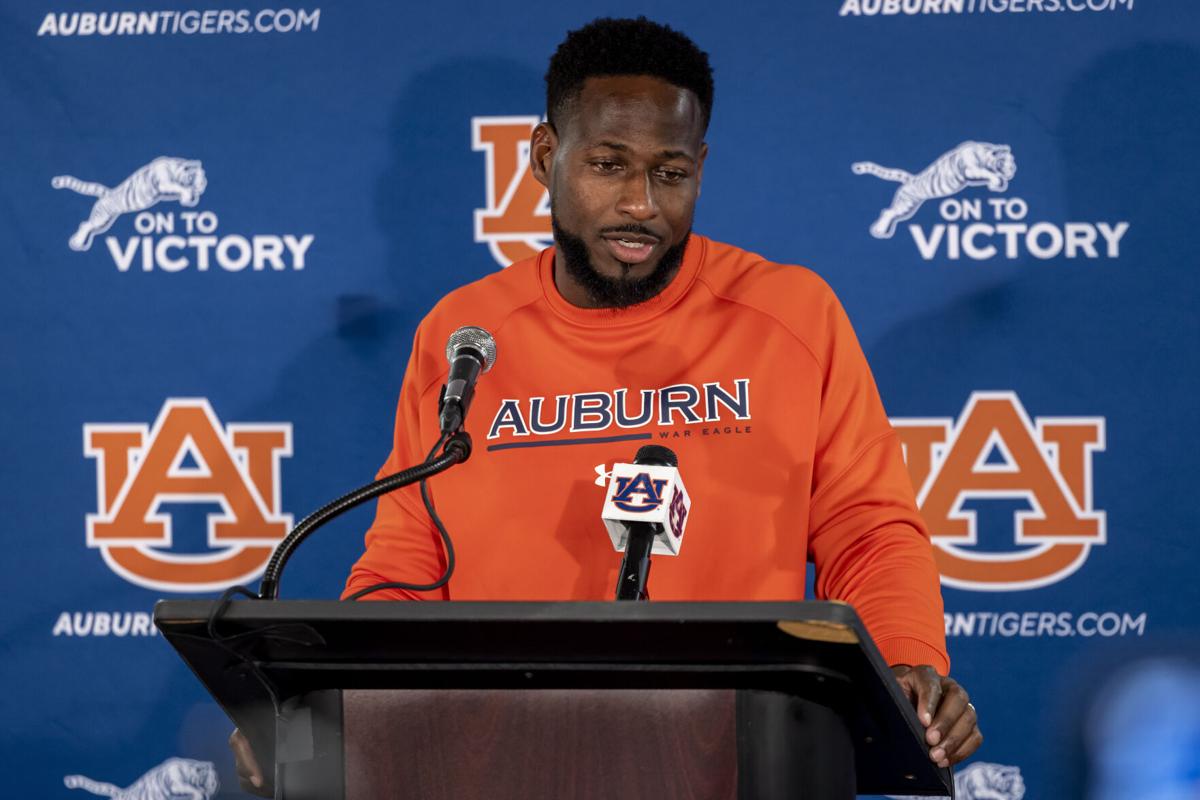 Carnell Williams steps down as Auburn running backs coach