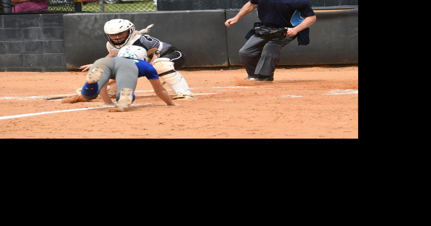 Wallace Lady Govs win second game of doubleheader in dramatic fashion