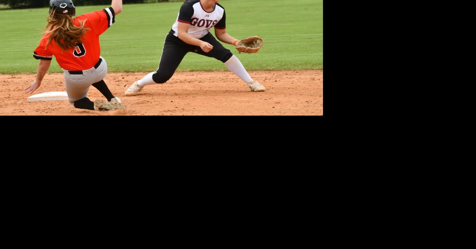 Wallace Lady Govs split doubleheader for first conference win