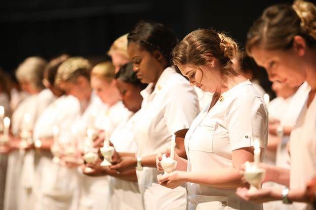 Wallace College honors Spring 2019 nursing graduates in pinning ceremony