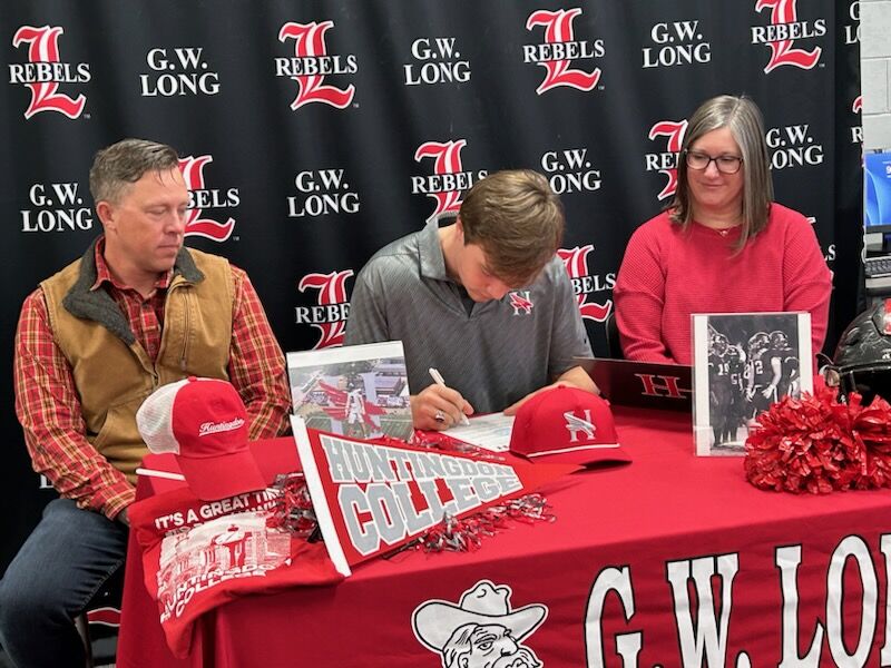 Hunter Kerchner of G.W. Long signs with Huntingdon