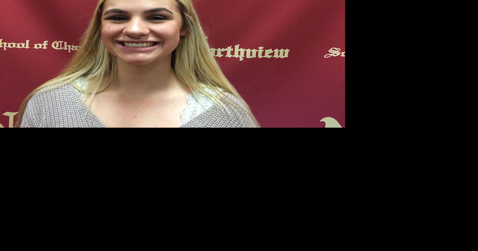 Alexis Wyatt signs on the dotted line ...