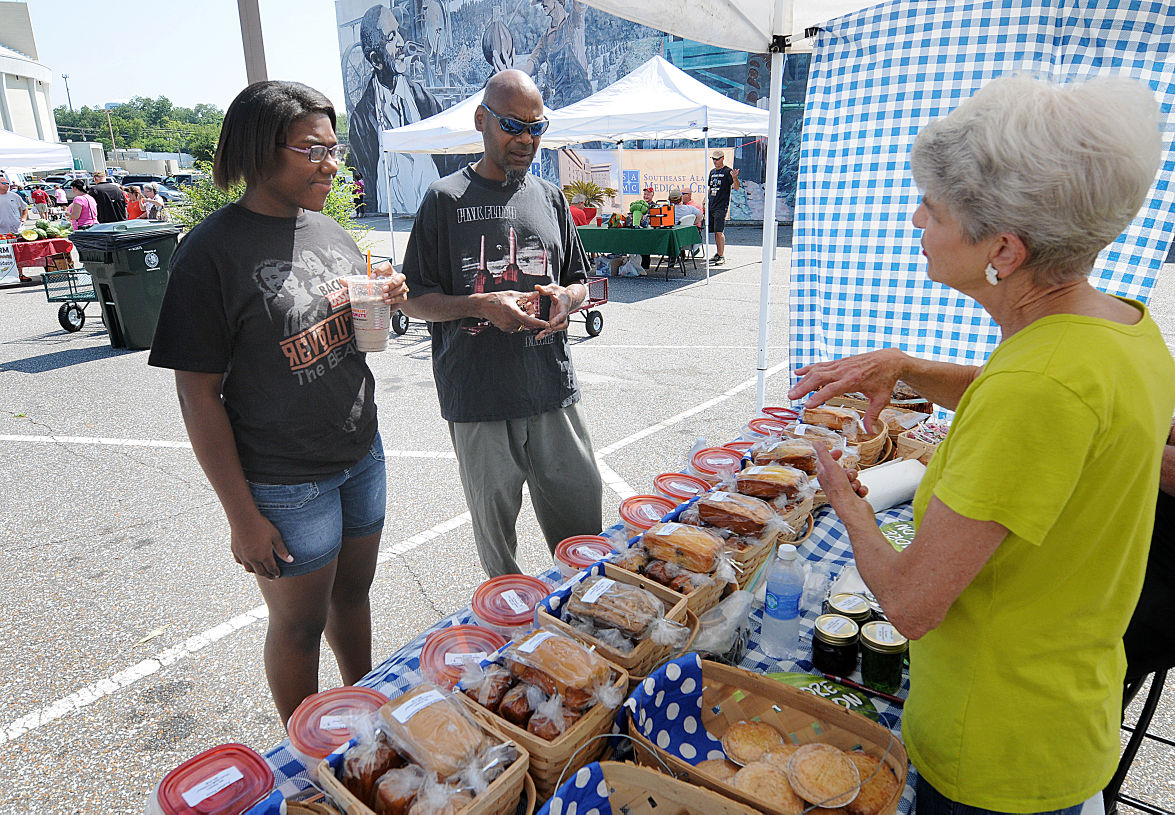 Freshness, community key attractions for farmers market