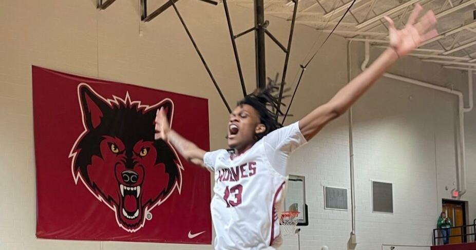 Dothan Wolves bounce back from first loss of season