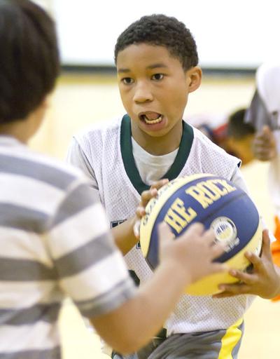 Big turnout for DH Hoops Camp | Sports | douglascountysentinel.com