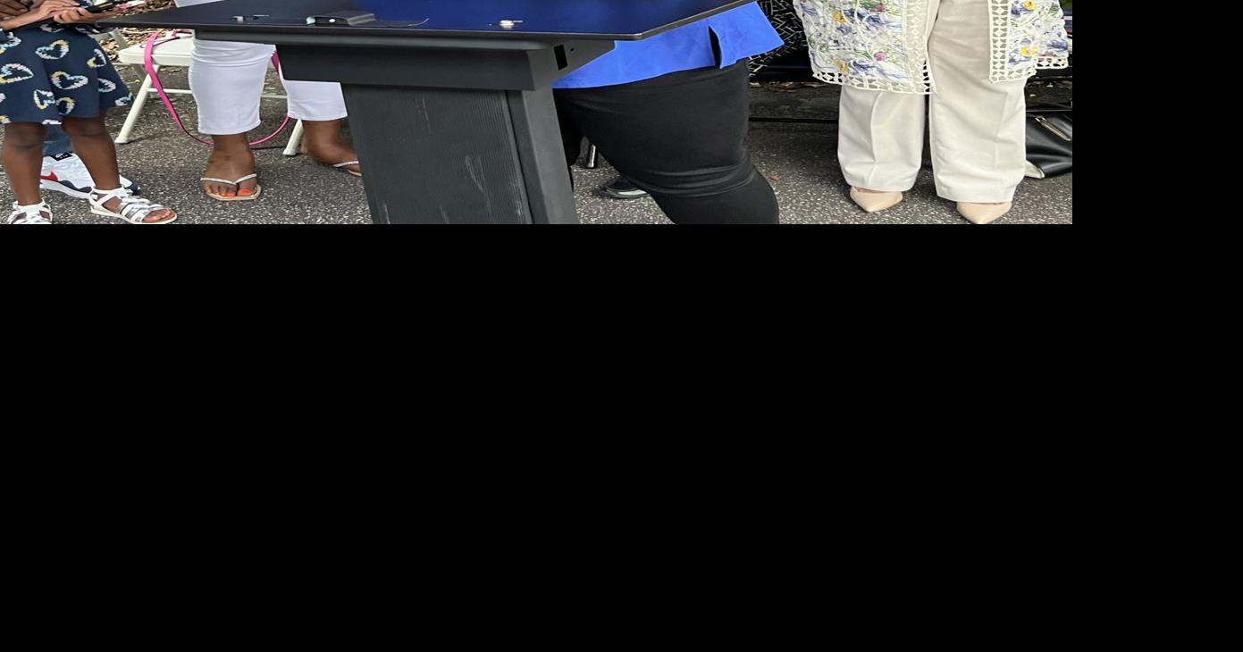 Howard: Abrams stops in Douglasville | Columnists ...