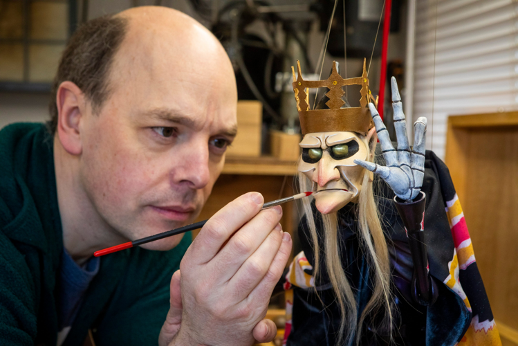 One of the last marionette puppet makers vows to keep craft alive ...